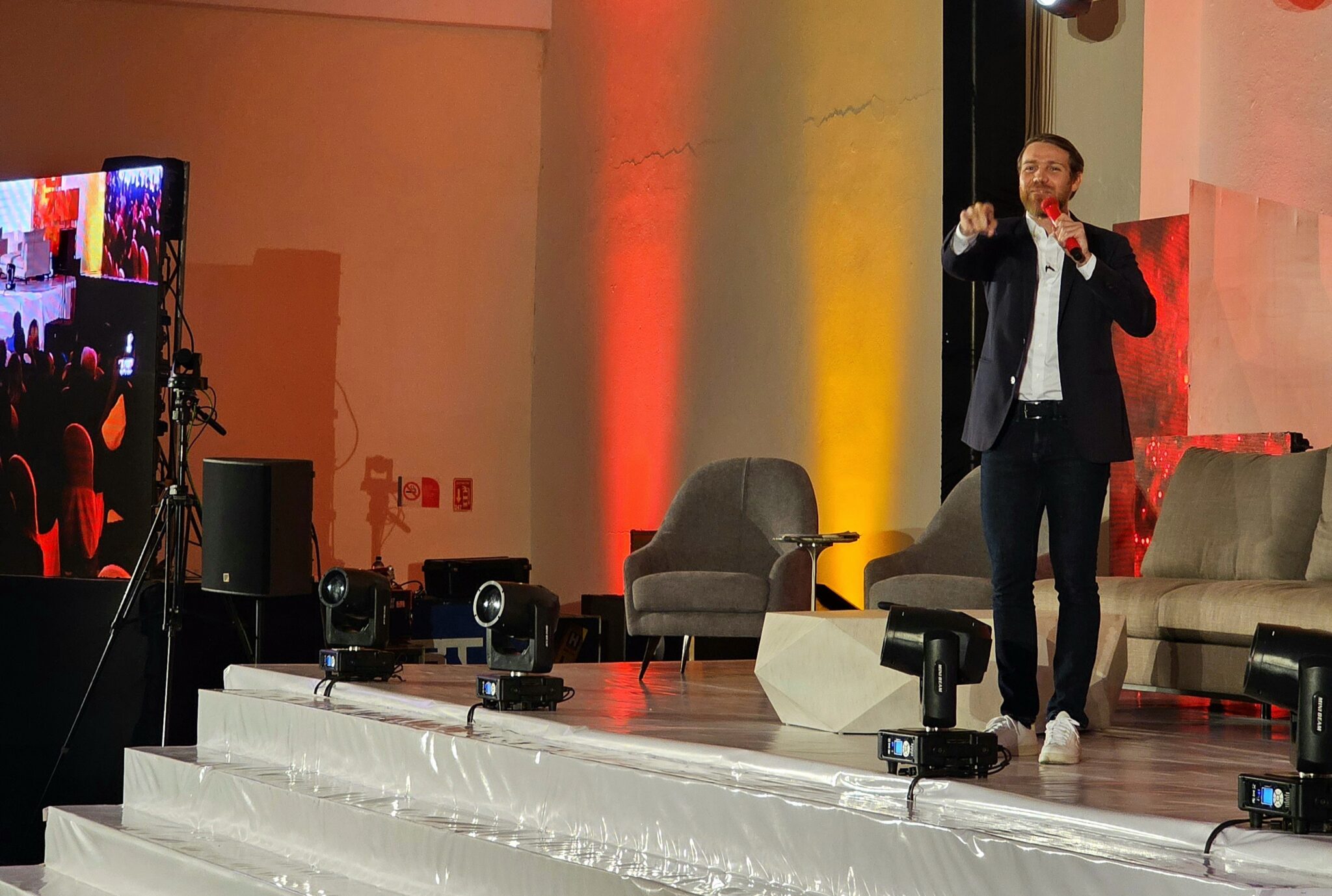 Lizantos celebra en grande su primera década como desarrolladores ...